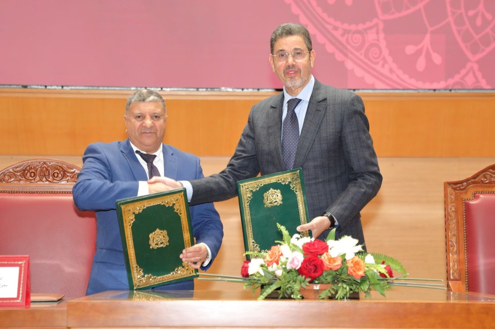 Signature d’une convention-cadre de partenariat entre le CSPJ et l’ISIC - Le Matin.ma