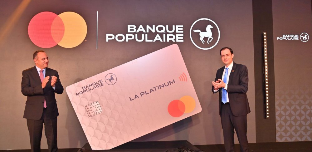 La Banque Populaire étoffe son offre avec une carte premium en ...